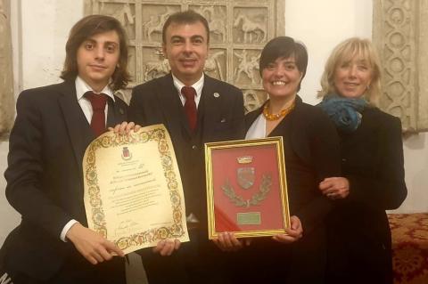 “LA POESIA È LA VOCE DELLE MIE EMOZIONI”. INTERVISTA A MAURA GURINI ...