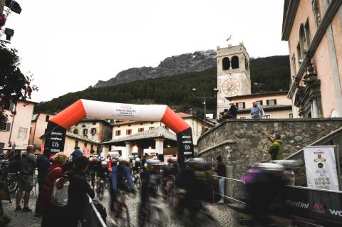 HAUTE ROUTE DOLOMITES, BIS DEL BELGA FREDERIC GLORIEUX NELLA BORMIO ...