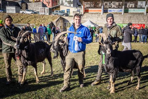 A Sondalo, tra tradizione e novità, torna a sfilare con successo la ...